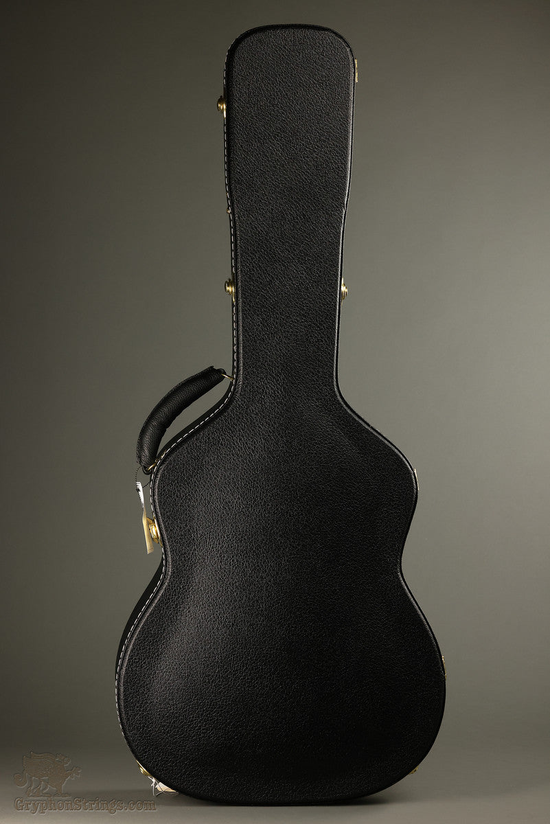 Martin D-18 Modern Deluxe Acoustic Guitar - New – Gryphon Strings