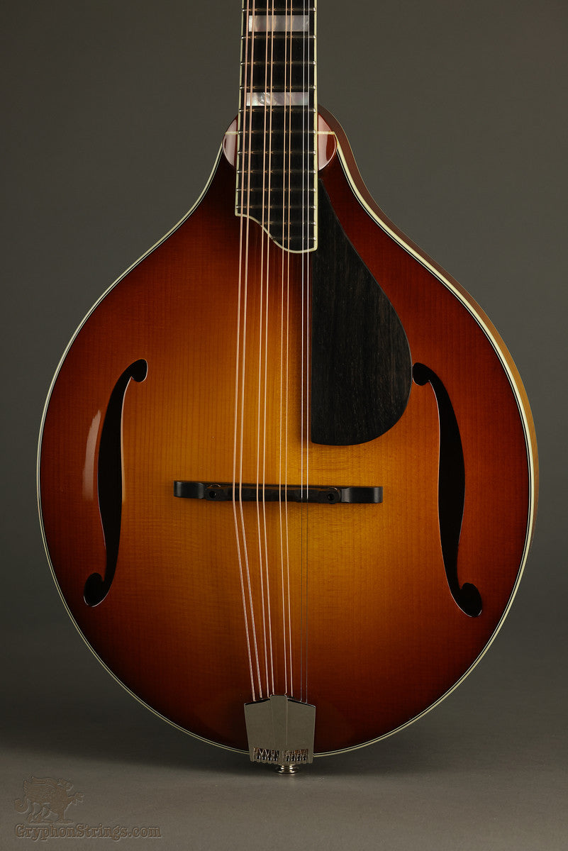 Eastman MDO605 Acoustic Electric Octave Mandolin - New – Gryphon Strings