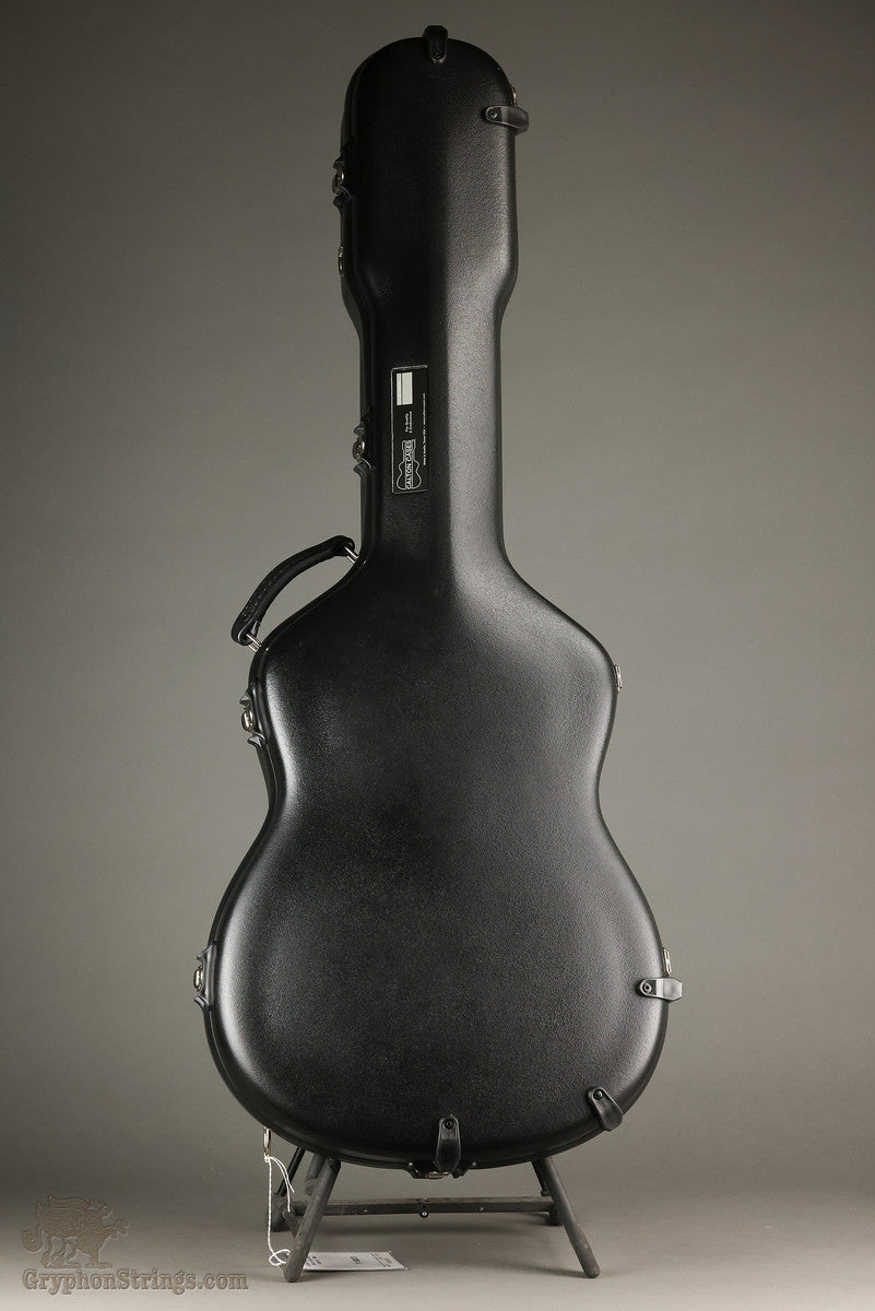 Calton 000/OM Case, Black with Green Interior - New – Gryphon Strings