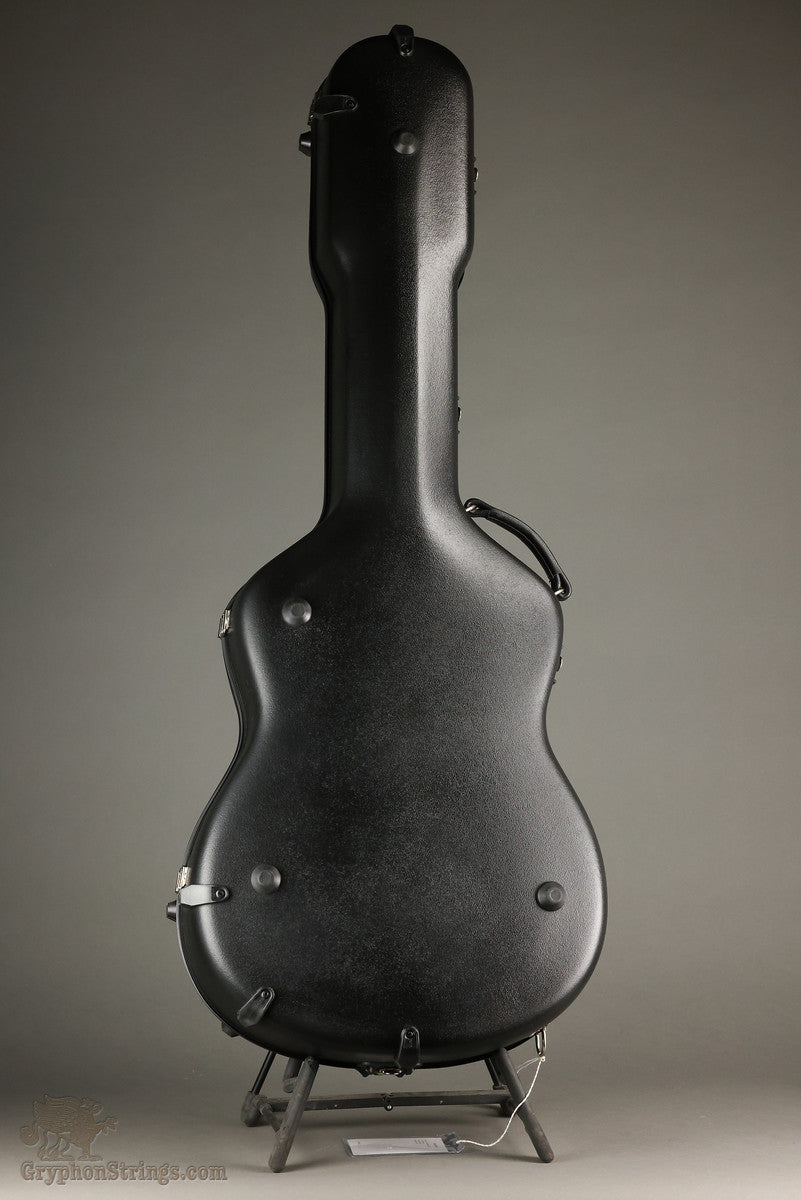 Calton 000/OM Case, Black with Green Interior - New – Gryphon Strings