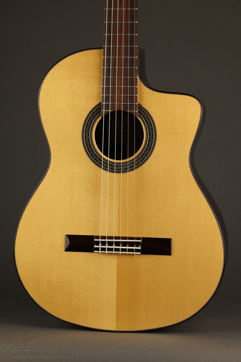 New World Estudio E650 Spruce Fingerstyle Classical Guitar - New ...